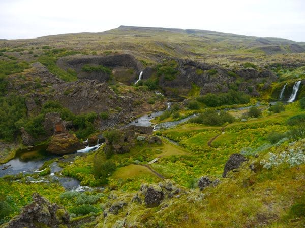 Gjáin : visite à la ravine avec ses belles cascades et étangs